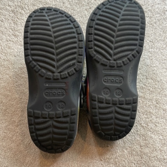 CROCS | Shoes | Crocs Spray Paint Design | Poshmark